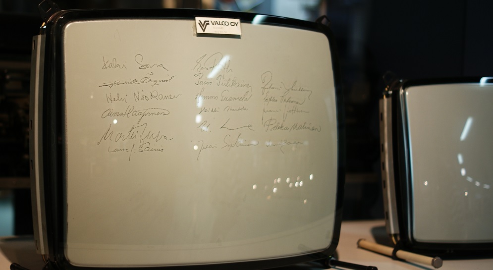 Uutuusselvitys kuvaputkitehdas Valcon noususta ja tuhosta ...